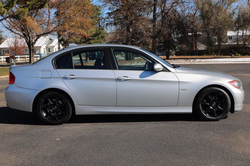 2006 BMW 325i Photos