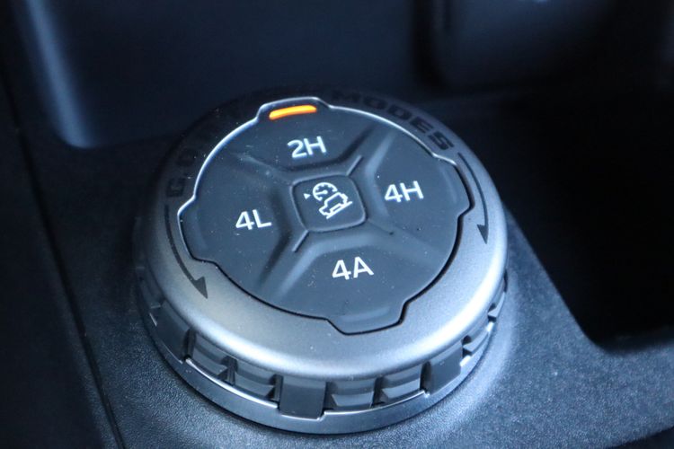 2023 Ford Bronco Base Advanced | Victory Motors of Colorado