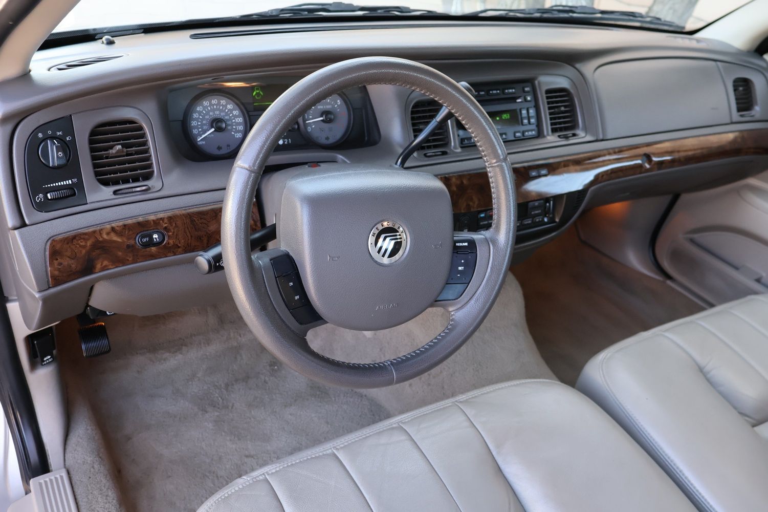 2010 Mercury Grand Marquis LS | Victory Motors of Colorado