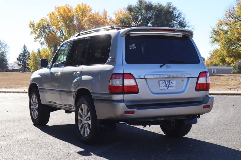 2006 Toyota Land Cruiser Photos