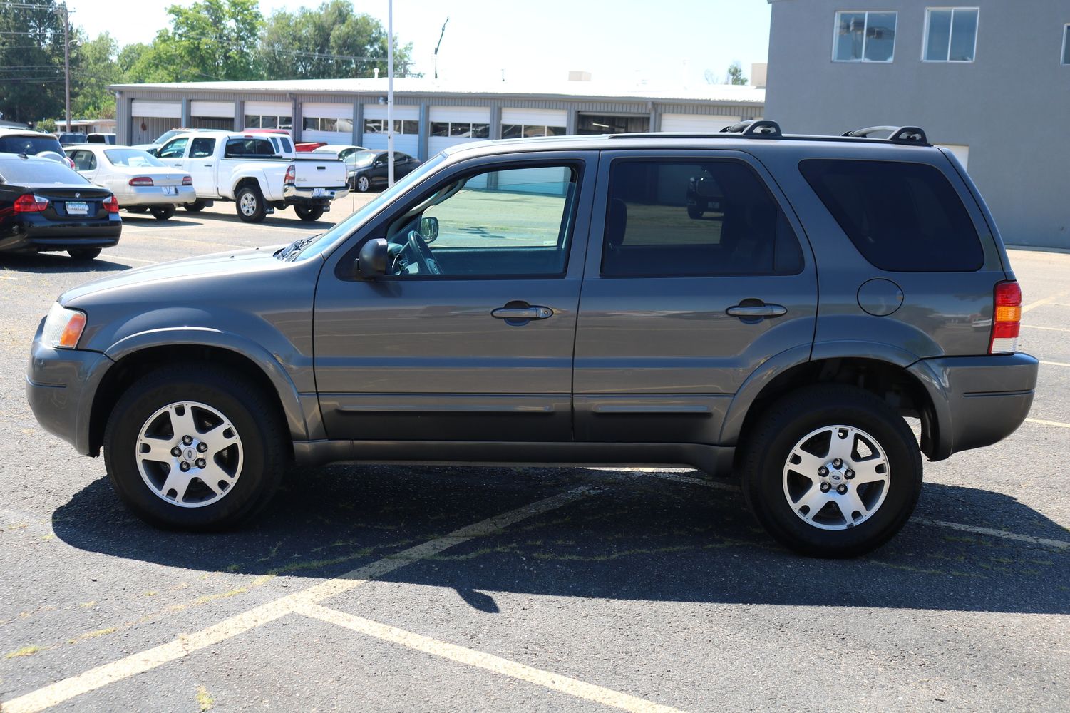 2004 Ford Escape Limited | Victory Motors of Colorado