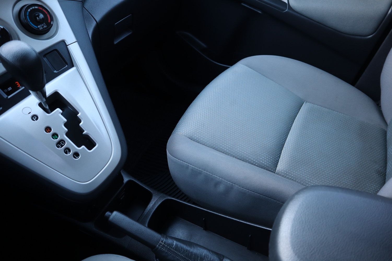 2010 Toyota Matrix Base | Victory Motors of Colorado