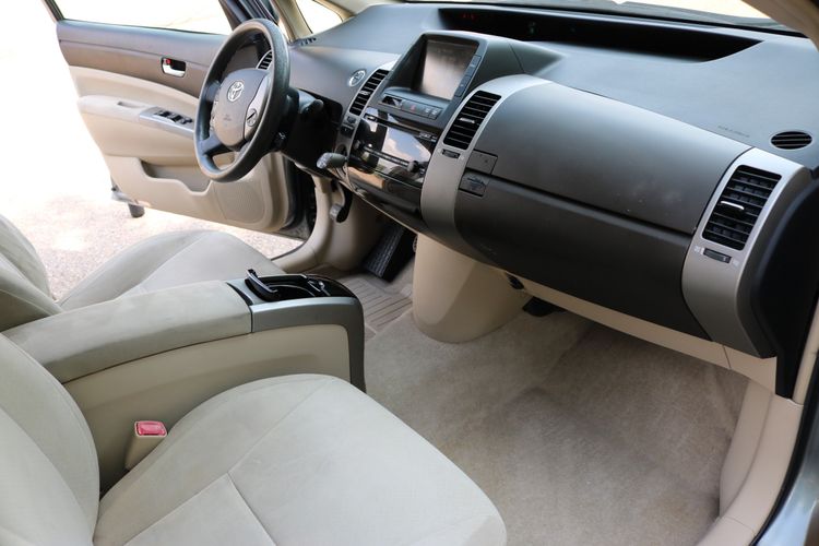 2005 Toyota Prius Hybrid | Victory Motors of Colorado