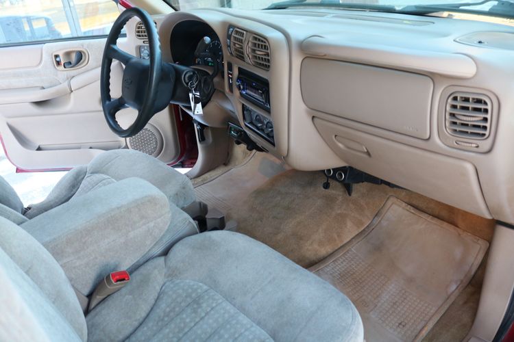 2000 Chevrolet S-10 LS | Victory Motors of Colorado