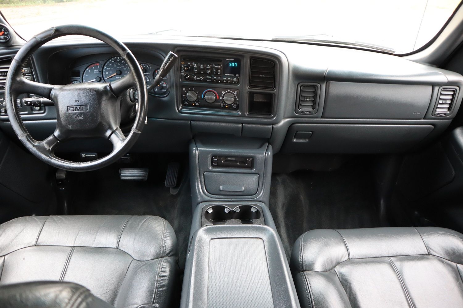 2001 GMC Sierra 3500 SLT | Victory Motors of Colorado