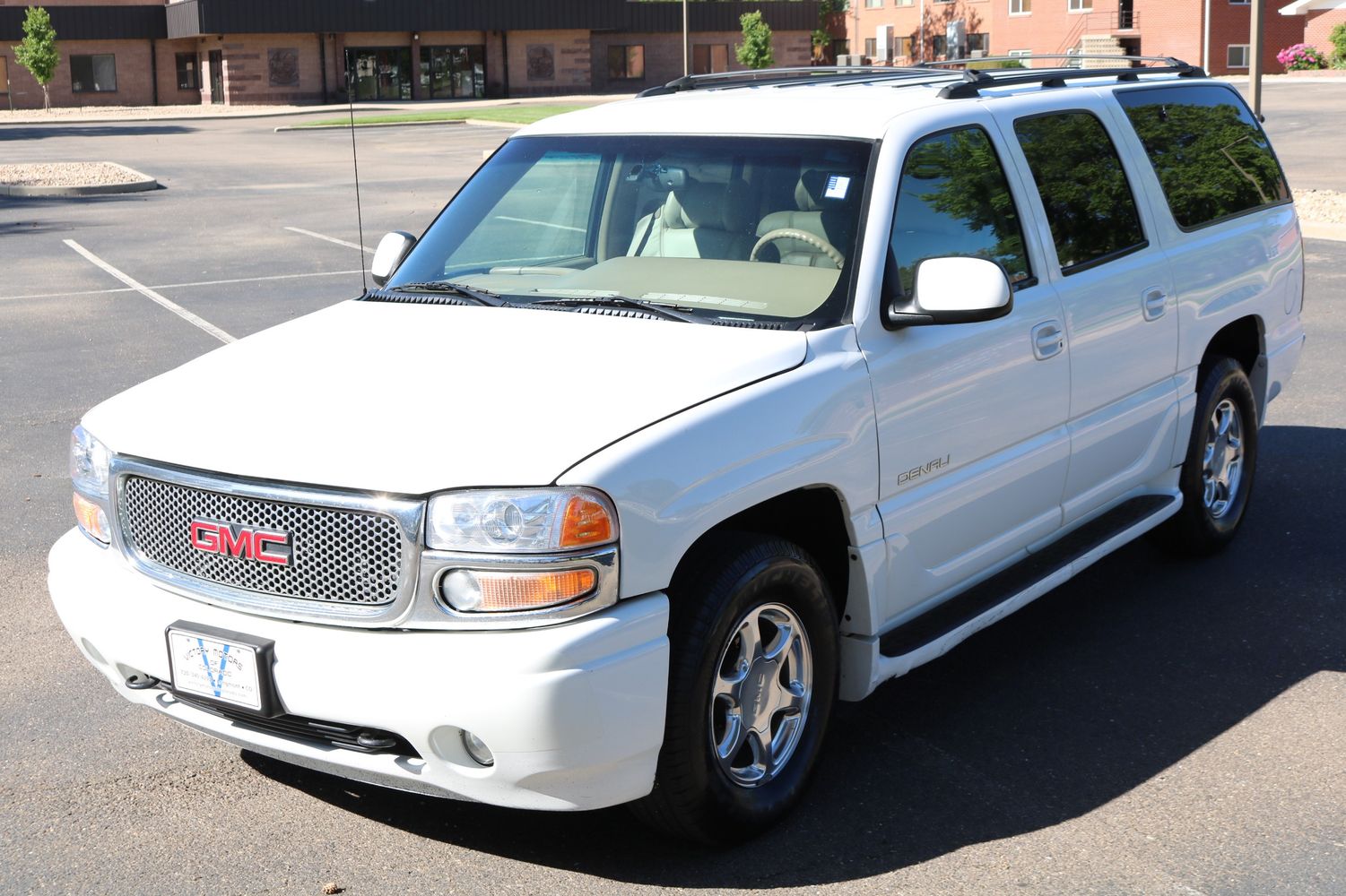 2001 GMC Yukon XL Denali | Victory Motors of Colorado