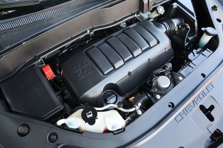 2012 Chevrolet Traverse LT | Victory Motors of Colorado