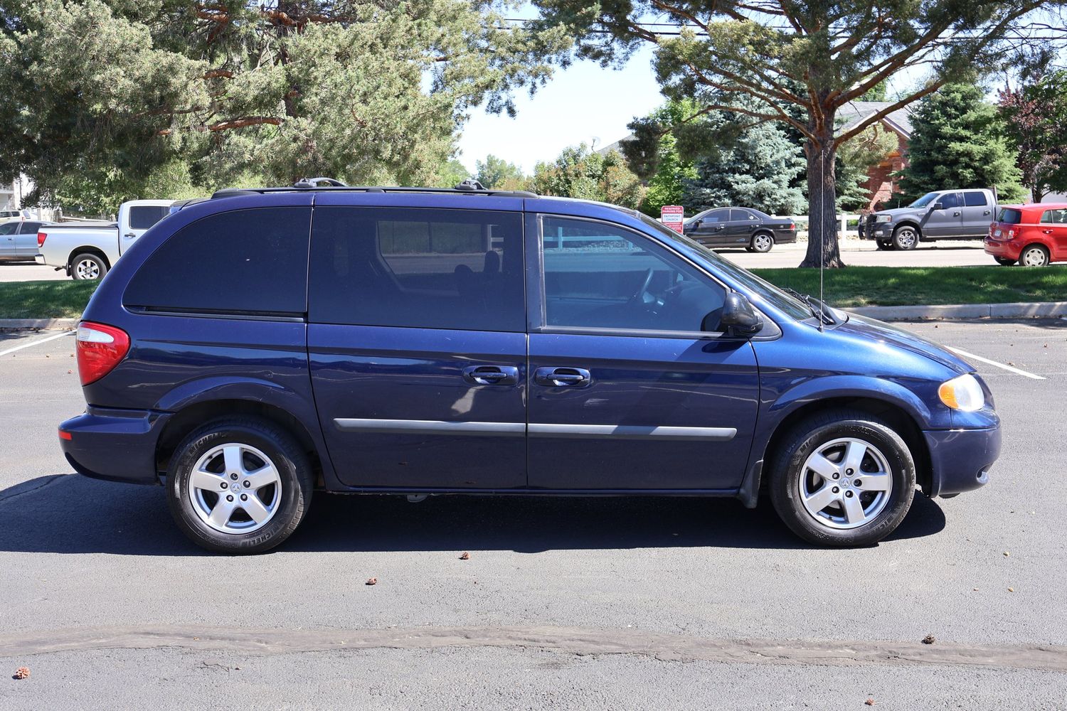 05 Dodge Caravan Sxt