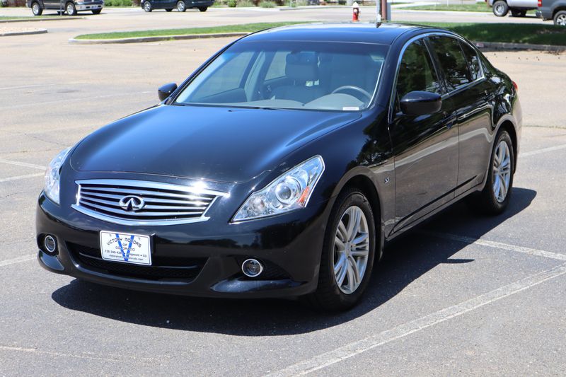 2015 INFINITI Q40 Photos