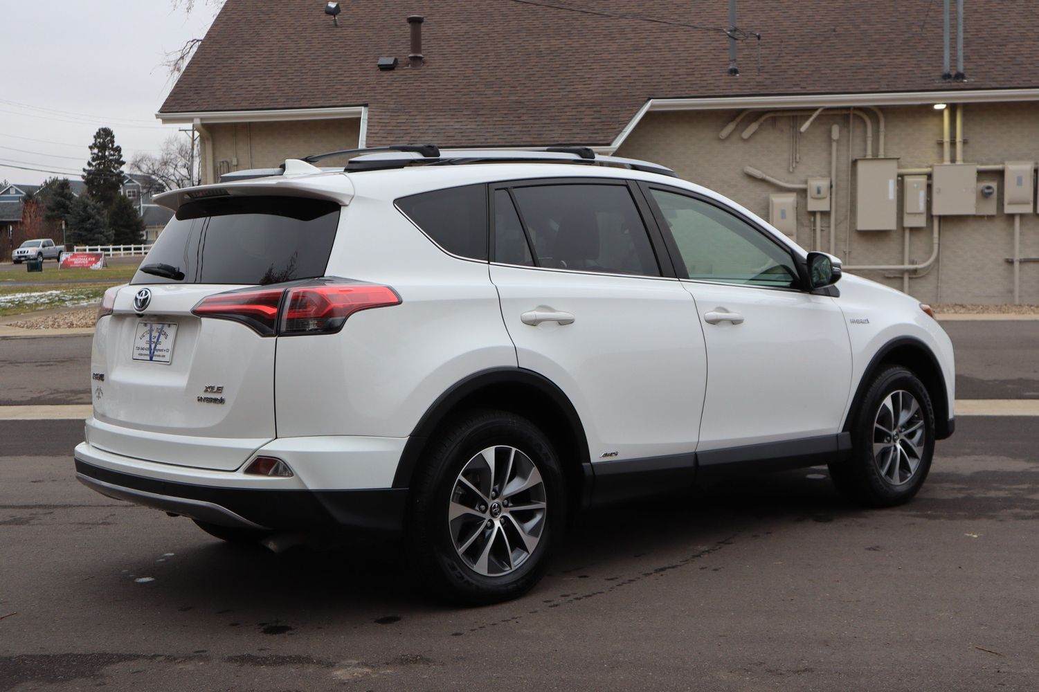 2017 Toyota RAV4 Hybrid XLE | Victory Motors of Colorado