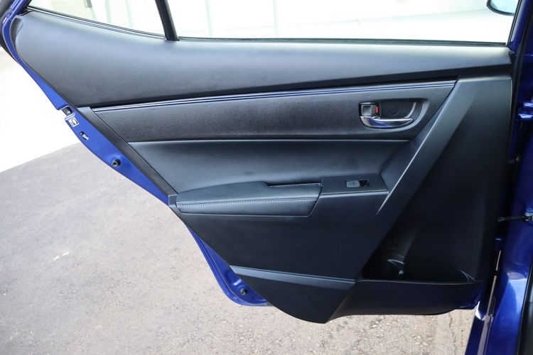 2017 Toyota Corolla SE | Victory Motors of Colorado