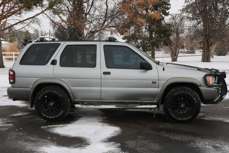 1999 Nissan Pathfinder Photos