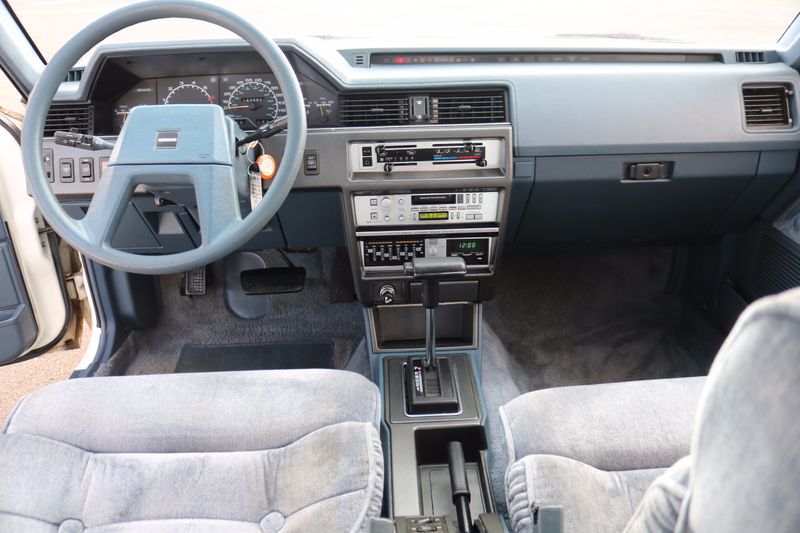 1986 Nissan Maxima Photos