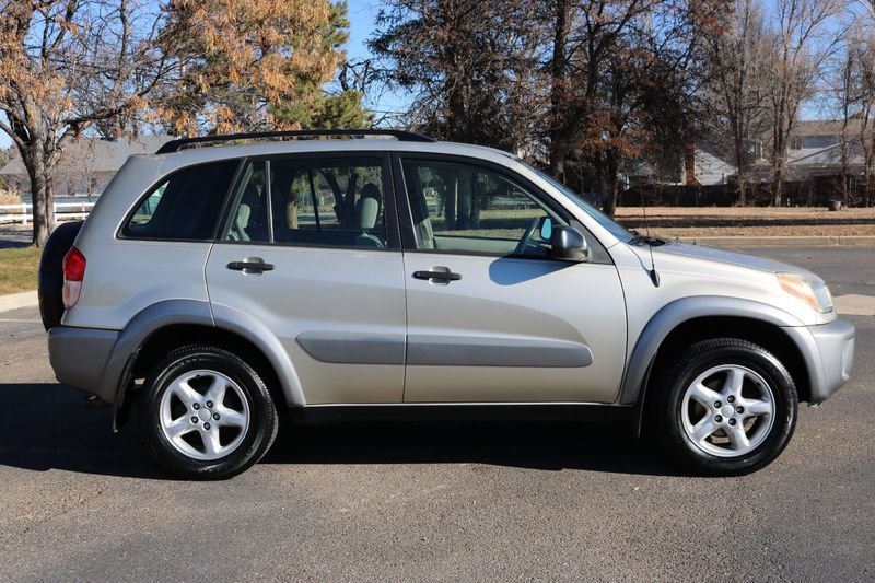 2003 Toyota RAV4 Photos