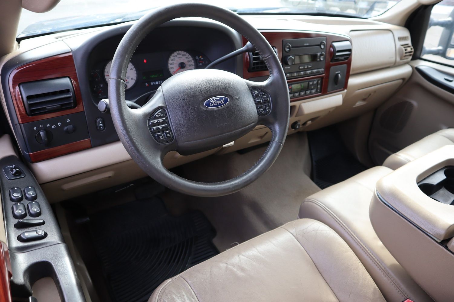 2005 Ford F-350 Super Duty Lariat | Victory Motors of Colorado