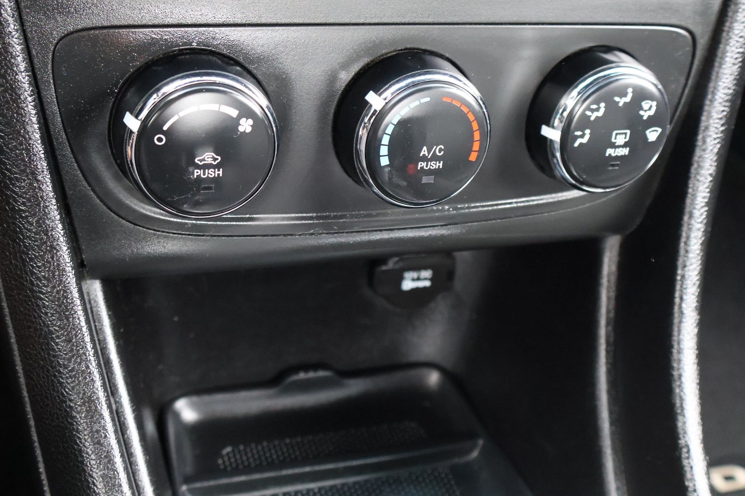 2013 Dodge Avenger SE | Victory Motors of Colorado