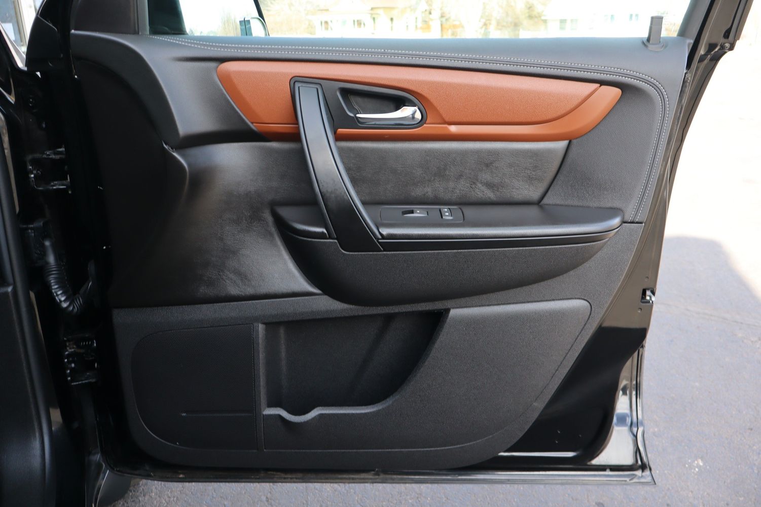 2017 Chevrolet Traverse LT | Victory Motors of Colorado