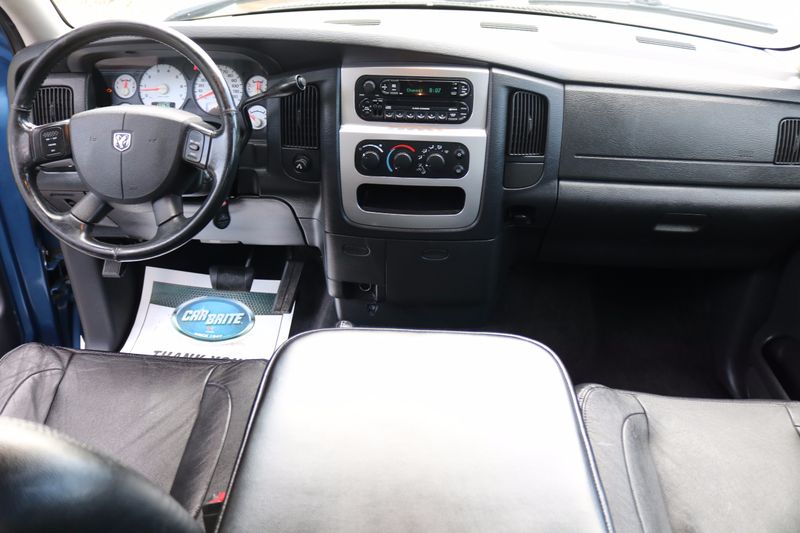 2004 Dodge Ram Pickup 1500 Photos