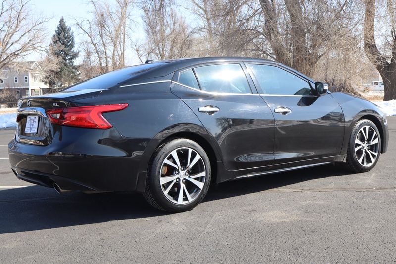 2016 Nissan Maxima Photos