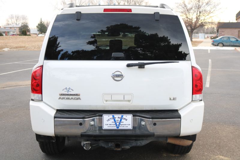 2004 Nissan Armada Photos