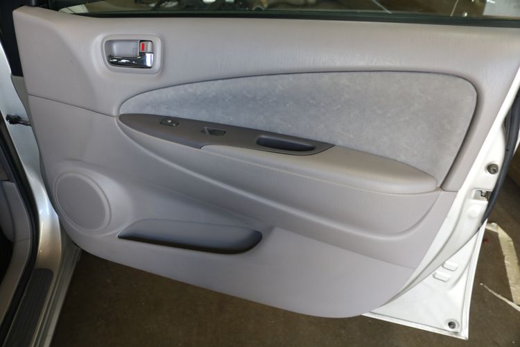 2001 Toyota Prius Base | Victory Motors of Colorado
