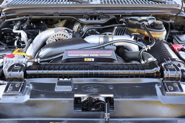 2004 Ford F-250 Super Duty Lariat | Victory Motors of Colorado