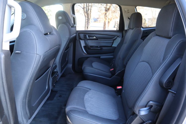 2016 Chevrolet Traverse LT | Victory Motors of Colorado