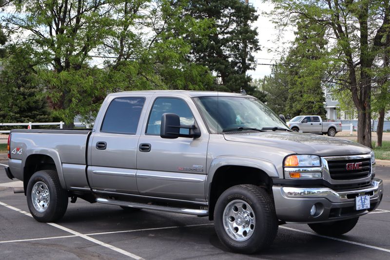 2006 GMC Sierra 2500HD Photos