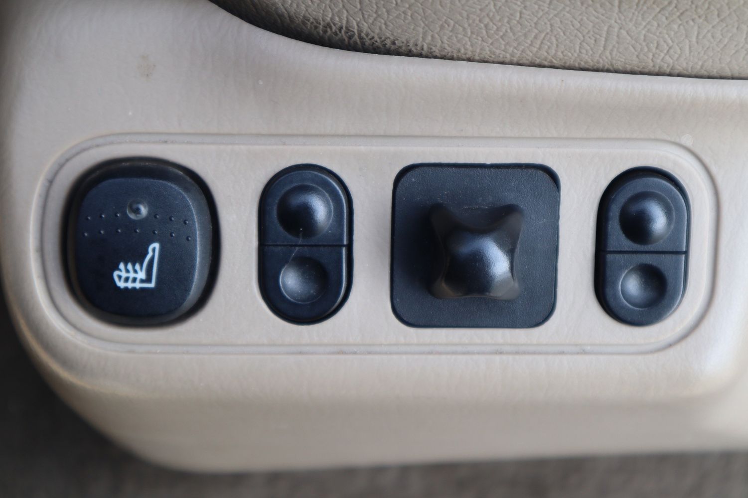 2004 Ford Excursion Limited | Victory Motors of Colorado