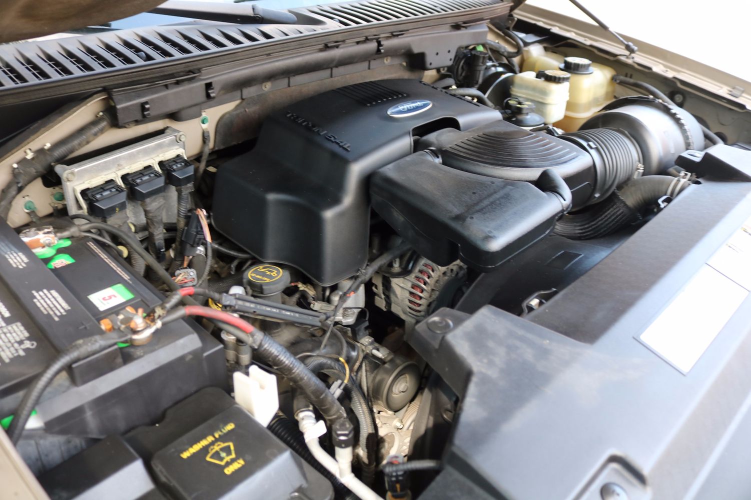 2003 Ford Expedition XLT | Victory Motors of Colorado