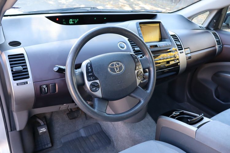2005 Toyota Prius Base | Victory Motors of Colorado