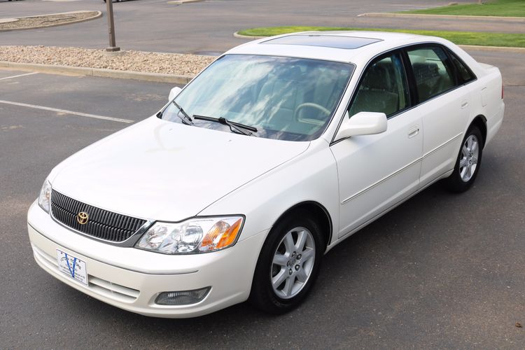 2002 Toyota Avalon XLS | Victory Motors of Colorado
