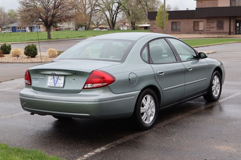 2006 Ford Taurus Photos