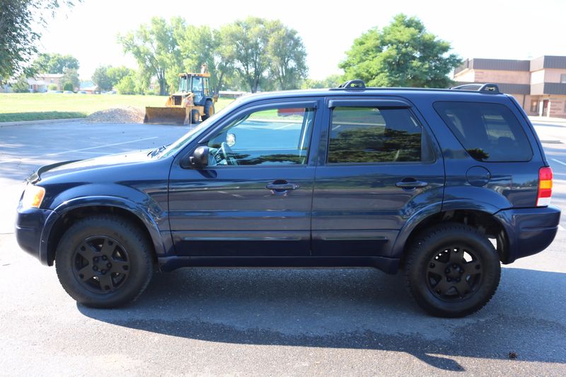 2004 Ford Escape Photos