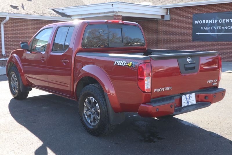 2017 Nissan Frontier Photos