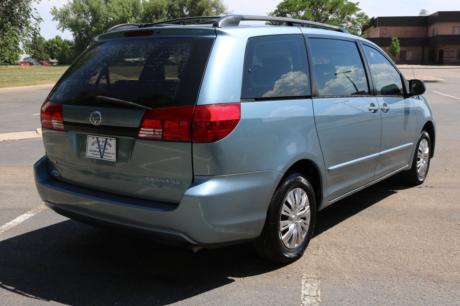 2004 Toyota Sienna LE 7 Passenger | Victory Motors of Colorado