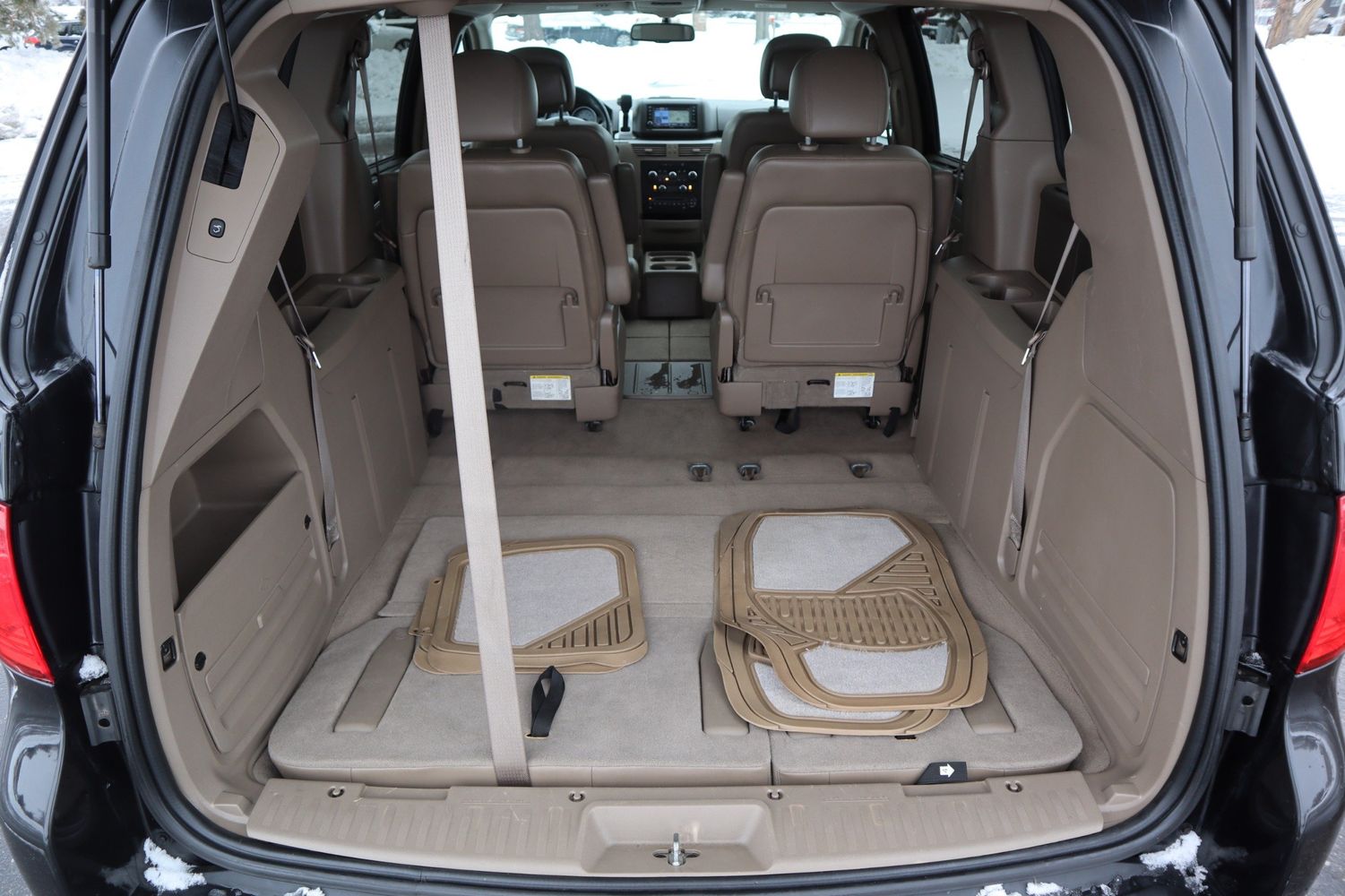2012 Volkswagen Routan SE | Victory Motors of Colorado