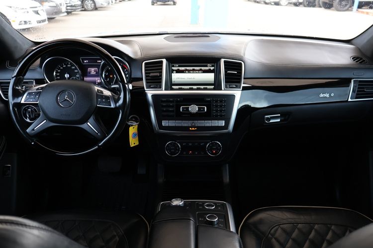 2016 Mercedes-Benz GL-Class GL 550 4MATIC | Victory Motors of Colorado