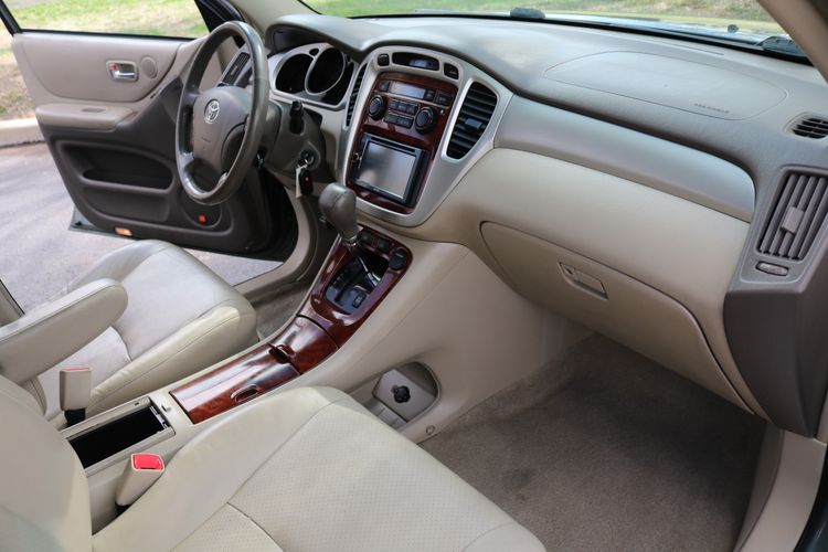 2006 Toyota Highlander Limited | Victory Motors of Colorado