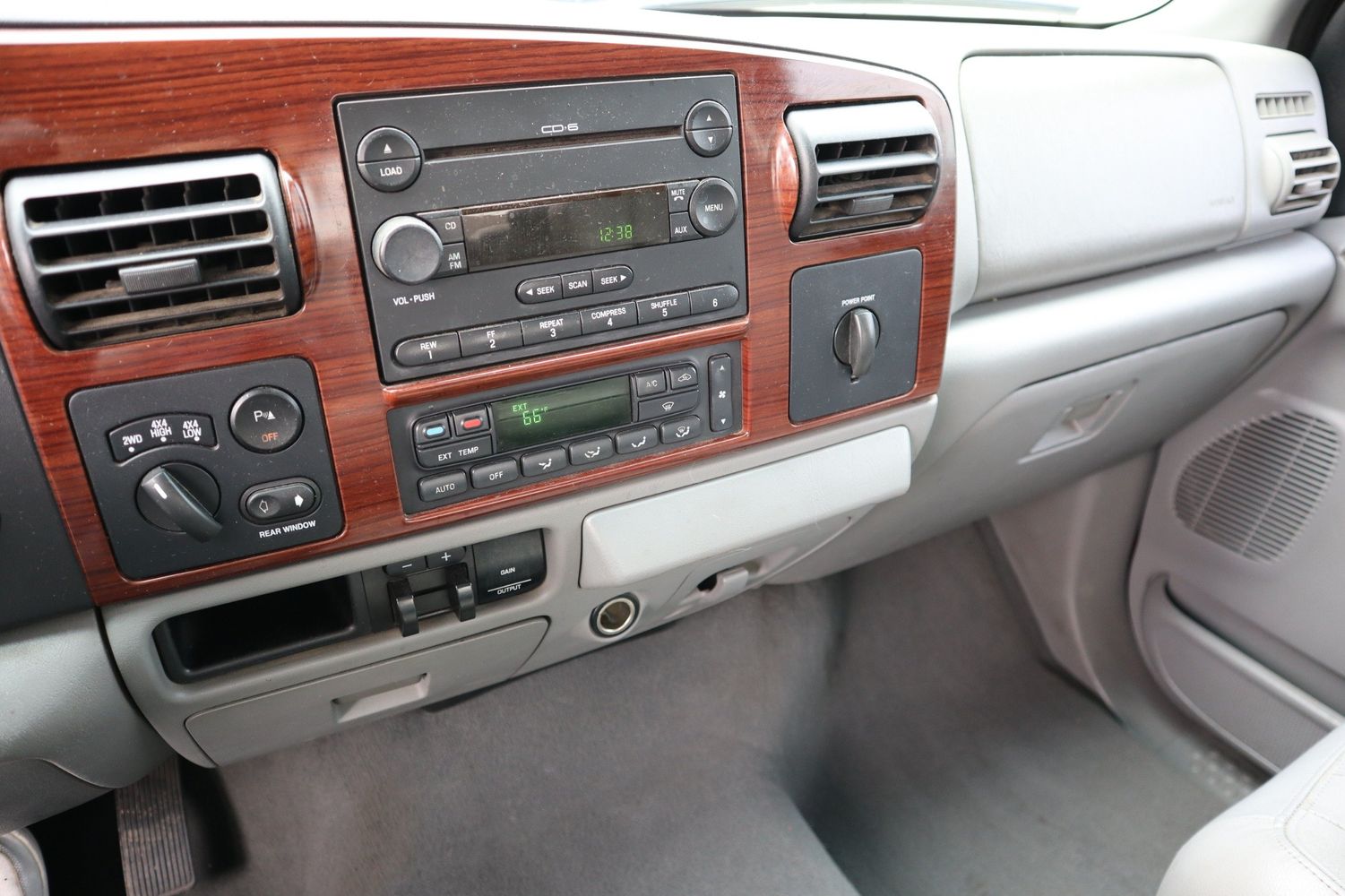 2005 Ford F-350 Super Duty Lariat | Victory Motors of Colorado