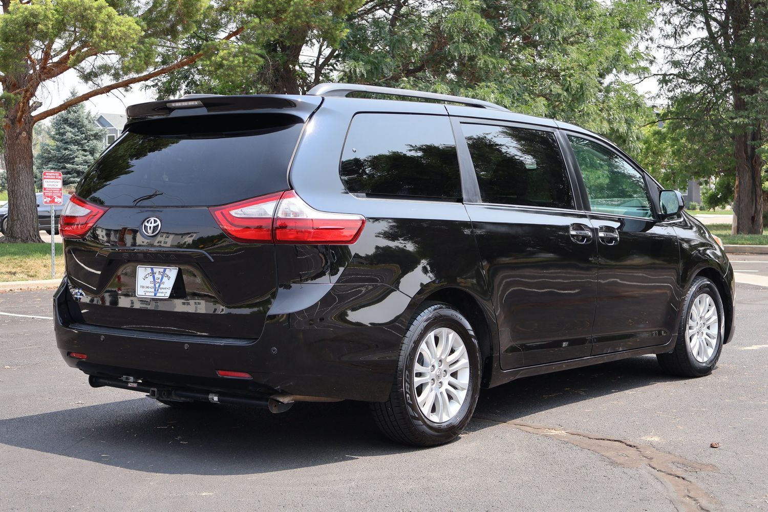 2016 Toyota Sienna XLE 8-Passenger | Victory Motors of Colorado