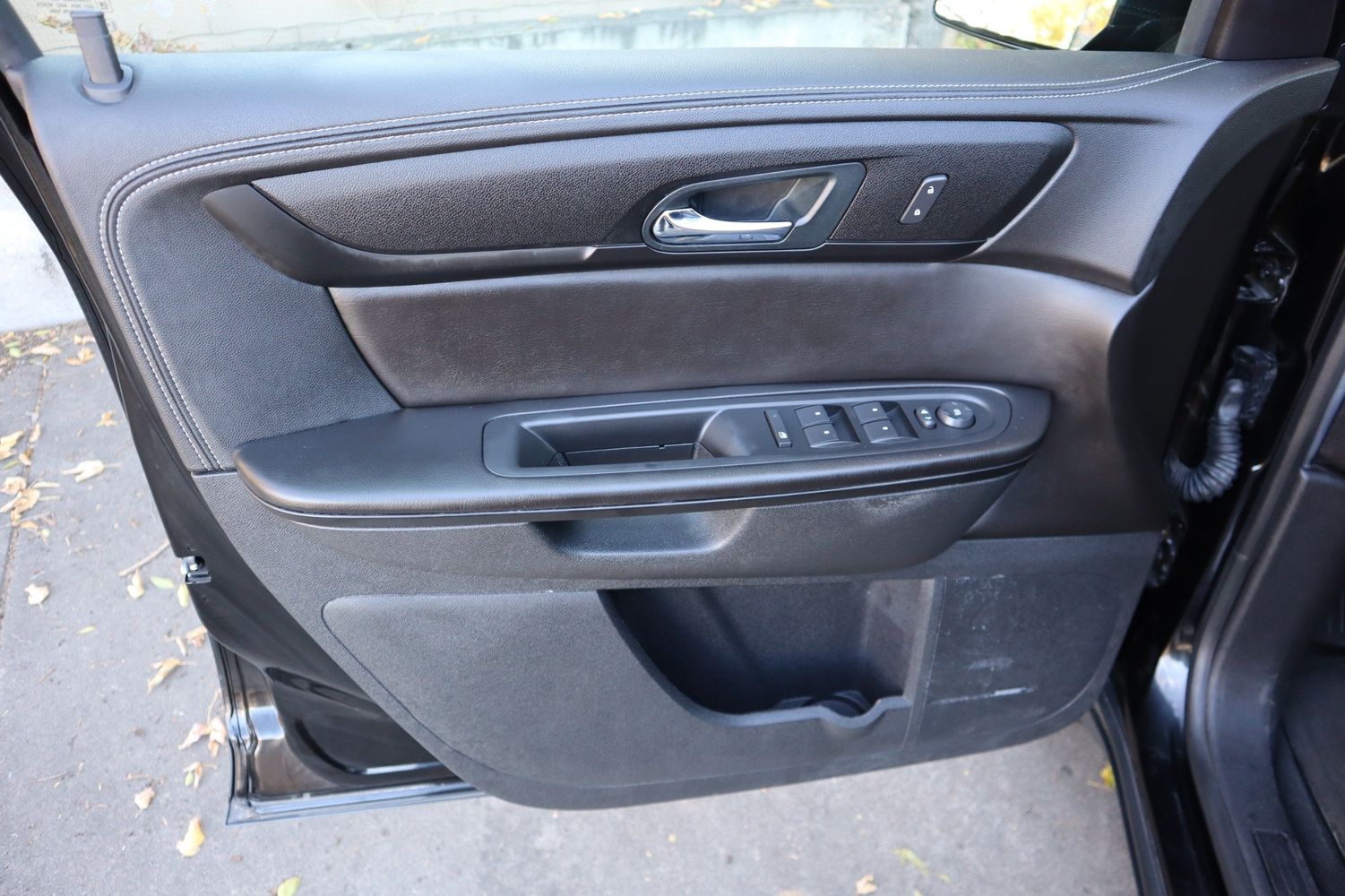 2017 Chevrolet Traverse LT | Victory Motors of Colorado