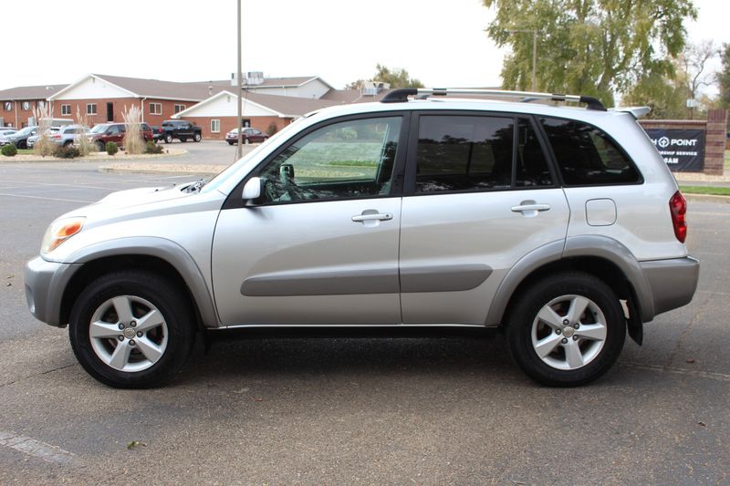 2004 Toyota RAV4 Photos