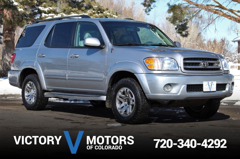 2004 Toyota Sequoia Photos