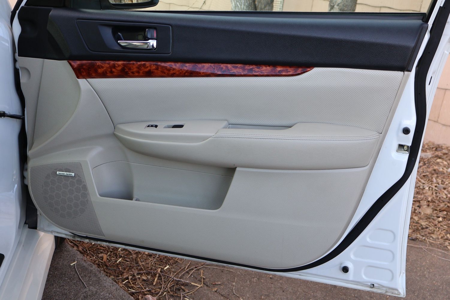 2011 Subaru Legacy 2.5i Limited | Victory Motors of Colorado