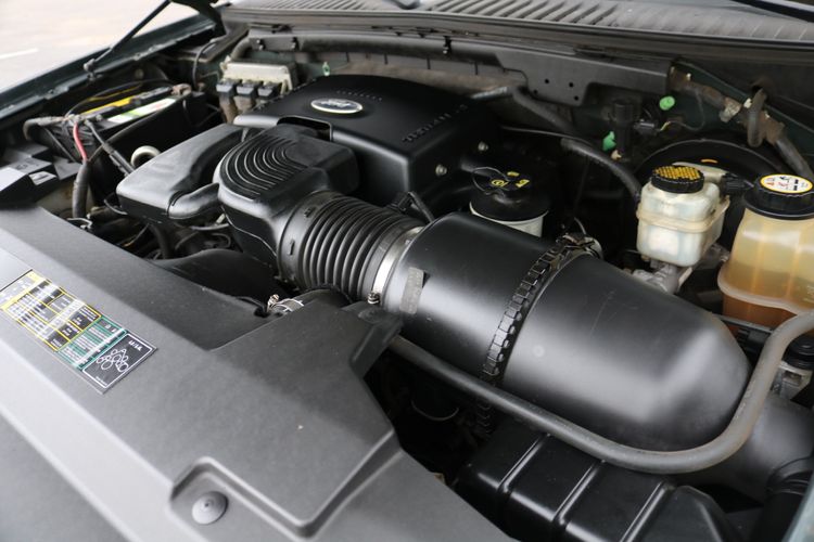 2004 Ford Expedition Eddie Bauer | Victory Motors of Colorado