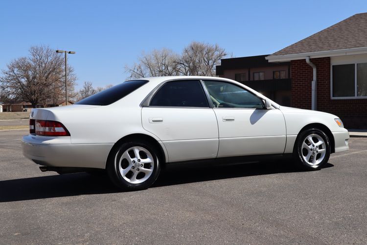 2001 Lexus ES 300 Base | Victory Motors of Colorado