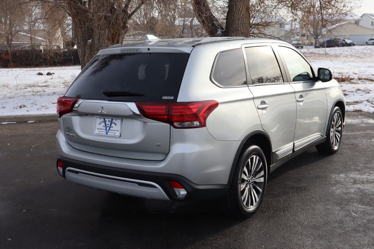 2020 Mitsubishi Outlander SE | Victory Motors of Colorado