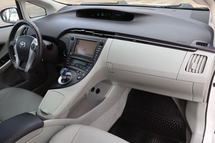 2010 Toyota Prius IV | Victory Motors of Colorado
