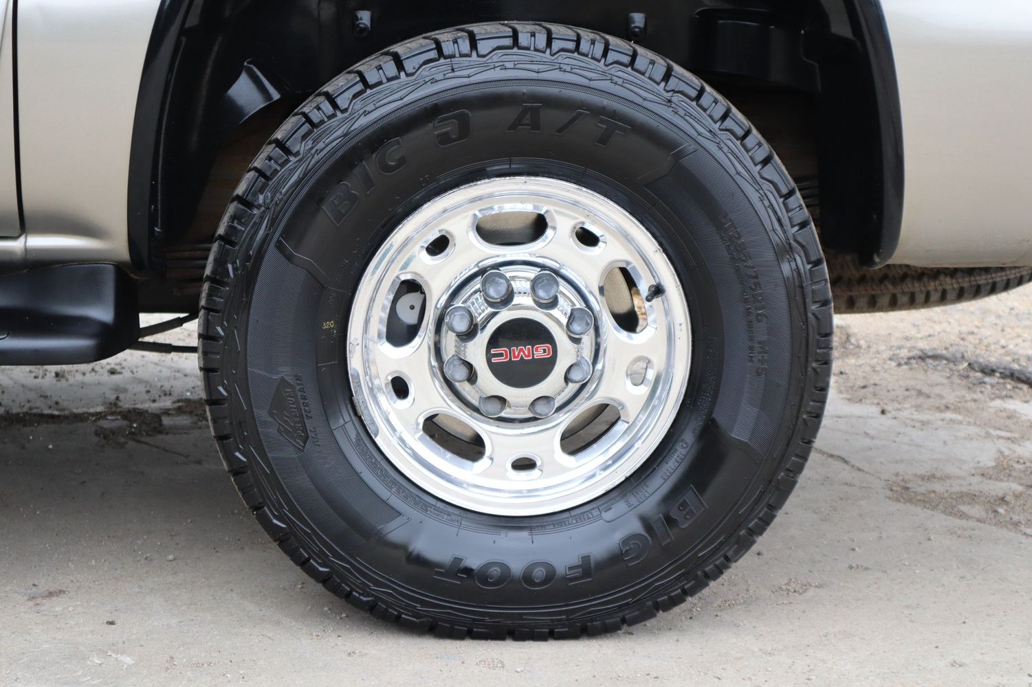 2003 GMC Yukon XL 2500 SLT | Victory Motors of Colorado